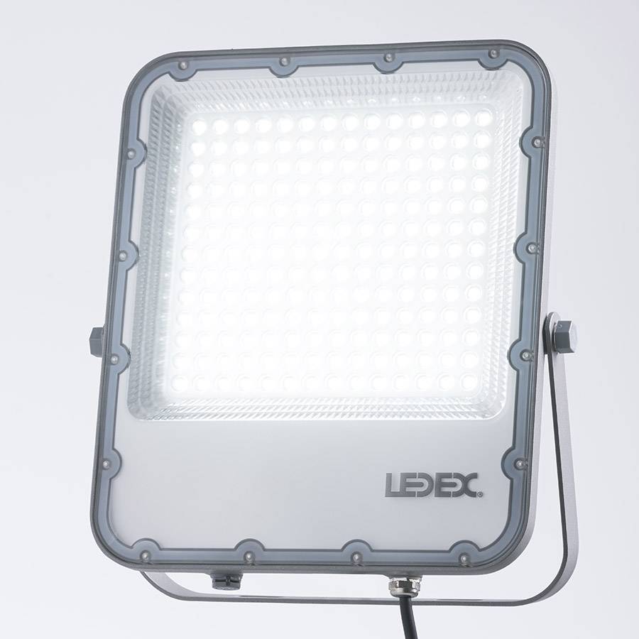 Proyector Led SMD 150W 5700K Ledex Pro | Almacenes Marriott